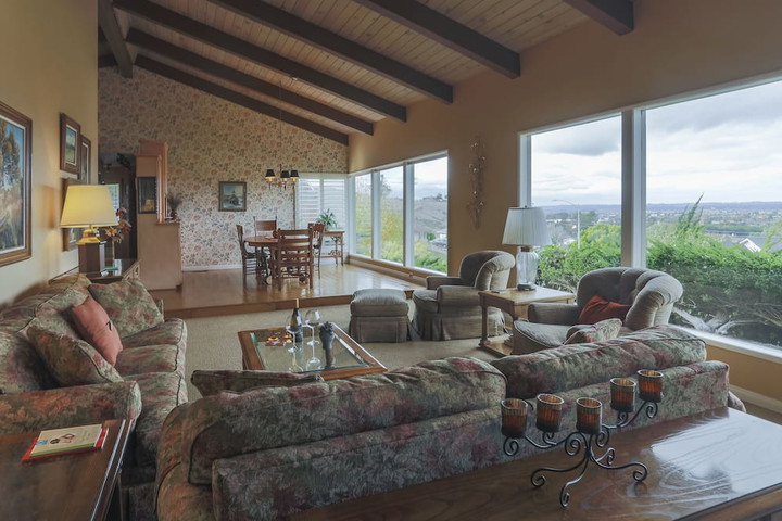 Enjoy The Central Coast! Beautiful Large Home W/ Private Pool & Outdoor Firepit! - Lompoc, CA