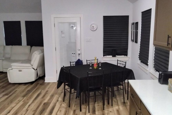 Spacious 4-bedroom House In Lovely Dallas With Ac Comfort - Lancaster, TX