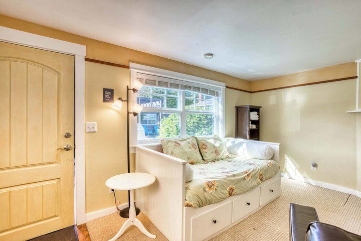 Peaceful Dog-friendly Cottage With Fireplace, Wifi - Close To Beach & Town - Cannon Beach, OR