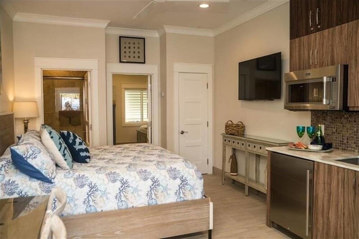 The Rod And Reel Resort-suite 2 - Anna Maria, FL