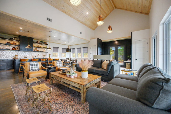 Woodland Hills 5-bed Cabin In Broken Bow With Private Pool & Year-round Comfort - Broken Bow, OK