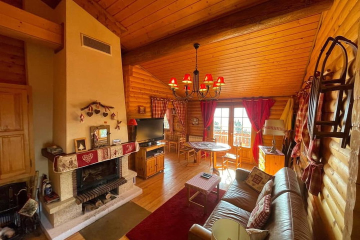 Chalet Confortable Avec Cheminée Et Garage Aux Angles - Formiguères