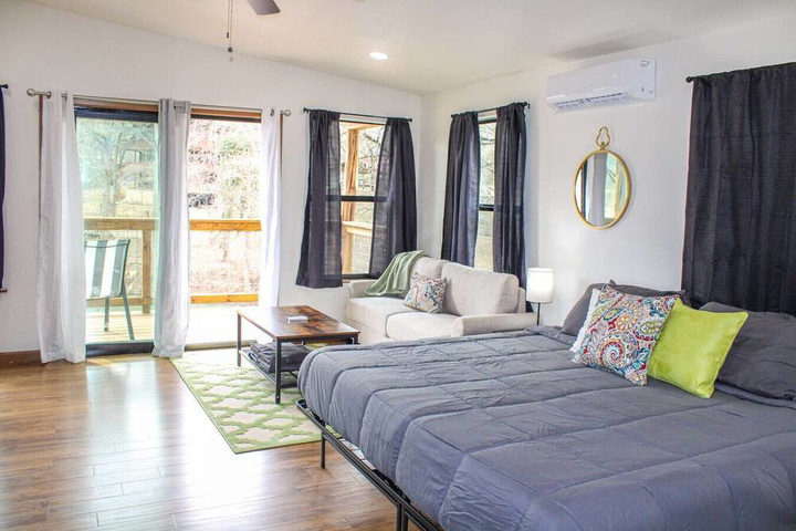 Waterfront Sky Cabin 1 By Best Texas Travel - Canyon Lake, TX