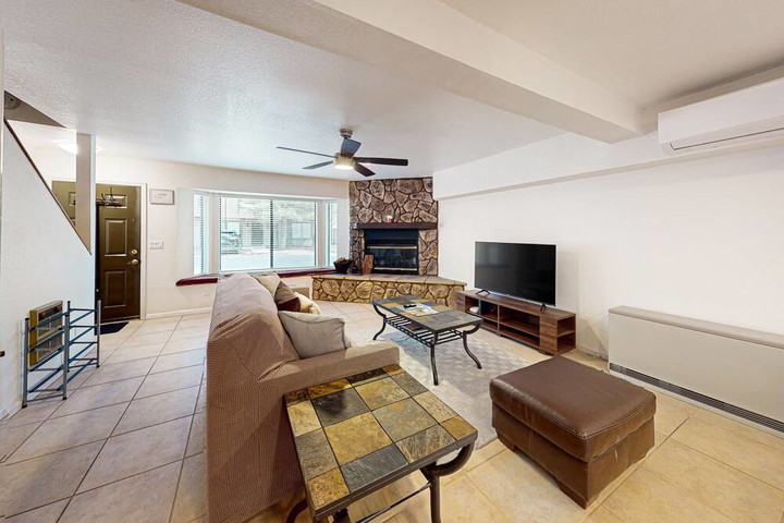 Peaceful Condo With Patio, Pool/hot Tub, Gym, And Fireplace - Pinetop-Lakeside, AZ