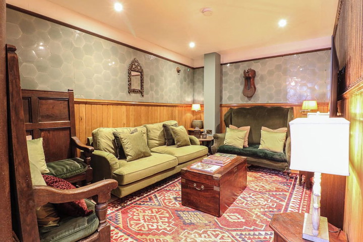 Shrewsbury Lodge, Pet Friendly, With A Garden In Great Haywood - Stafford