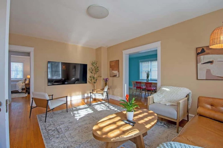 Bright & Airy Apartment W Massive Master Suite - New Castle, DE