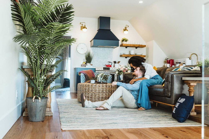 Cozy, Trendy, Beachfront Loft - Kingsville