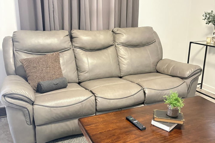 Cozy East Syracuse Aptclose To Upstate, St. Josephs, Downtown & Ny State Fair - Syracuse, NY