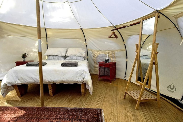 Secluded Glamping Retreat With Private Wine Barrel Bathroom Near Oneroa, Waiheke Island - Waiheke Island