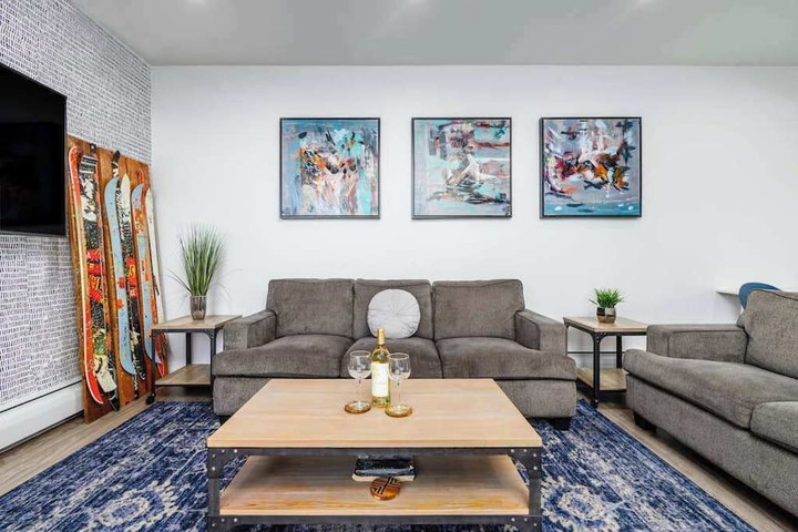 Modern Art Townhome | Design Forward | Balcony - Anchorage, AK