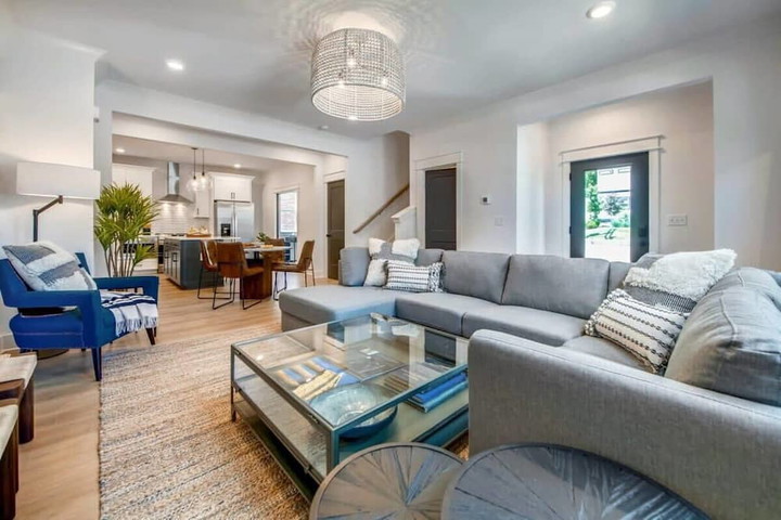 Three Luxury Townhomes, Near Five Points - Hendersonville, TN
