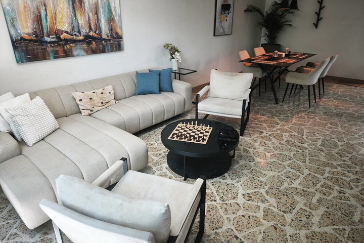 Bright 3br Oasis 500mbps Wifi & 24/7 Security - Medellín
