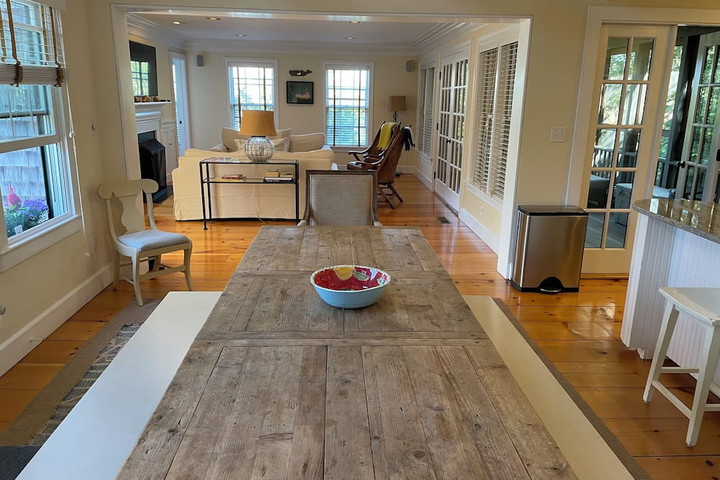 Gorgeous Home In Town 3bed 3 Bath. Screened Porch- 3 Levels Of Living & Parking - Nantucket, MA