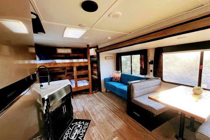 Cozy Caravan In Texas For Romantic Getaways To Nature - Texas