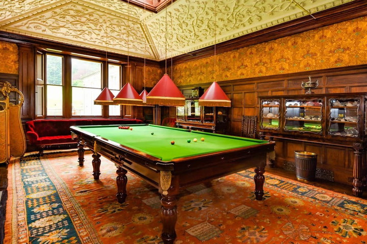 Broughton Hall - Seventeen Bedroom Villa, Sleeps 32 - North Yorkshire