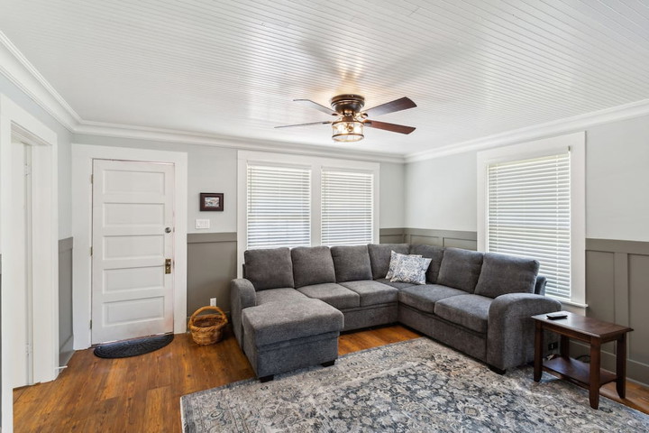 Charming Downtown Mccloud Retreat By Redawning - McCloud, CA
