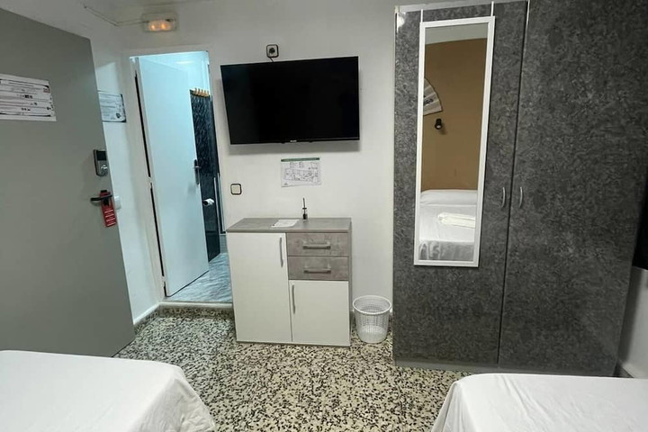 Chambre Double Intérieure Avec Deux Lits Simples, Salle De Bain Privée - Arganda del Rey