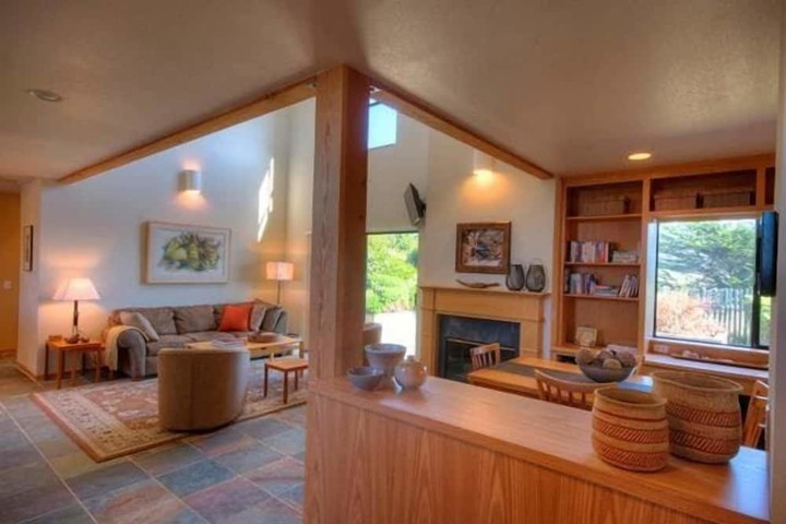 Heartsong | Dog-friendly Home With Hot Tub - Gualala, CA
