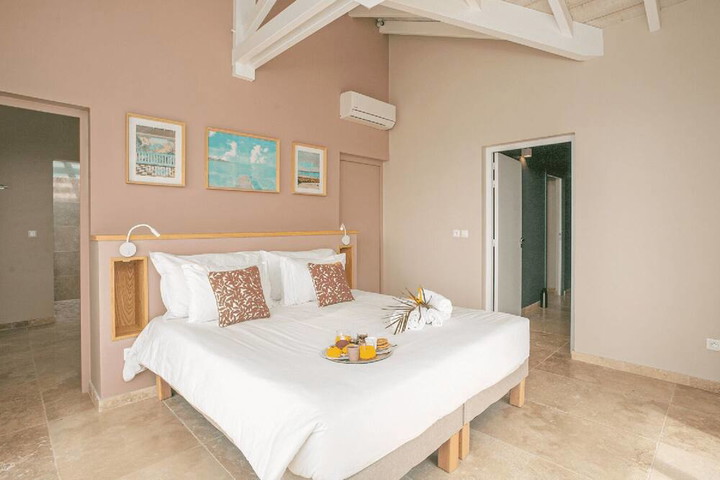 Tangarane Offers Two Luxury Villas With Private Pools And Exceptional Views Over - Fort-de-France