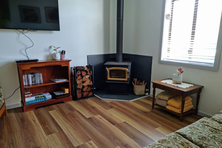 Heritage Timber Cottage - Close To Shops & Amenities - Pemberton