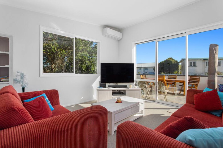 Elevated Beach Oasis - Ohope Beach Holiday Home - Ōhope