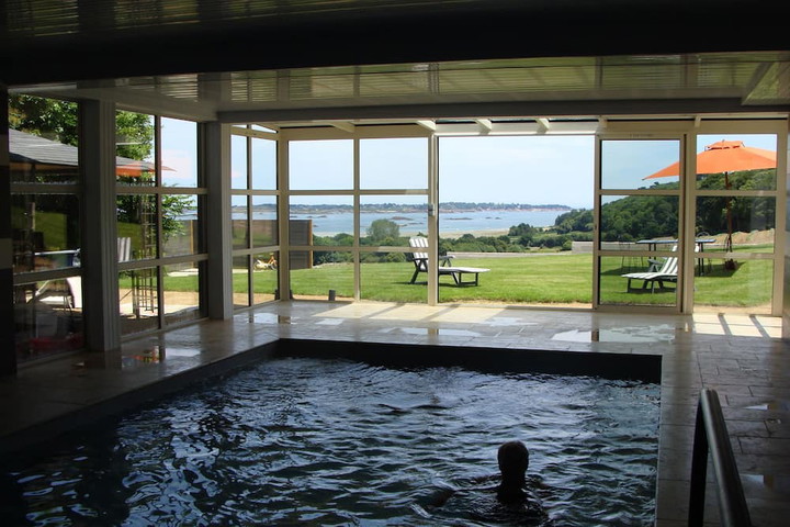Très Beau Gîte Vue Mer Piscine Intérieure Chauffée L'année Proche De Paimpol - Bretagne