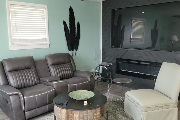 Cozy 2 Bedroom Home In A Quiet Indianapolis Neighborhood. - Indianapolis, IN