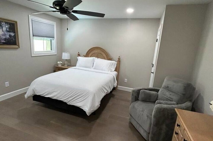 Cozy Couples Retreat | 10 Min To Beach & Downtown - Charleston, SC