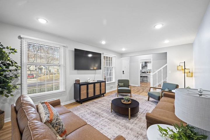 Boho Beauty Newly Remodled 4bd/3 Full Bath - Shawnee, KS
