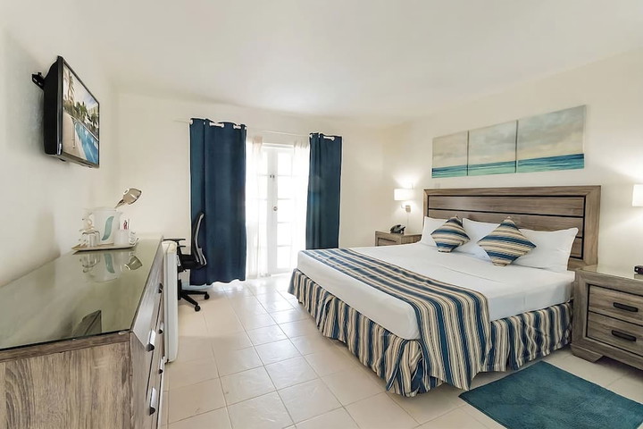 Your South Coast Escape With Pool & Beach Access - Bridgetown