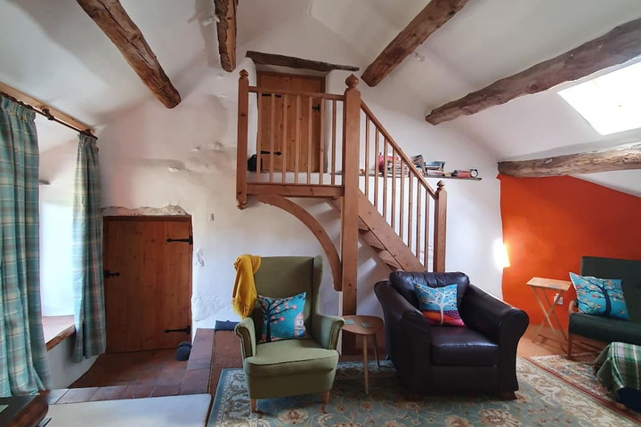 A Quirky Converted Cottage On The Stunning Llŷn Peninsula North West Wales. - North Wales