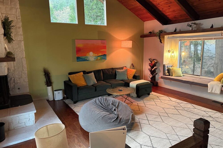 Movie Nights & Grill Deck, Mountain Views, Fireplace, Remote Work, 6 Min To Lake - Crestline, CA