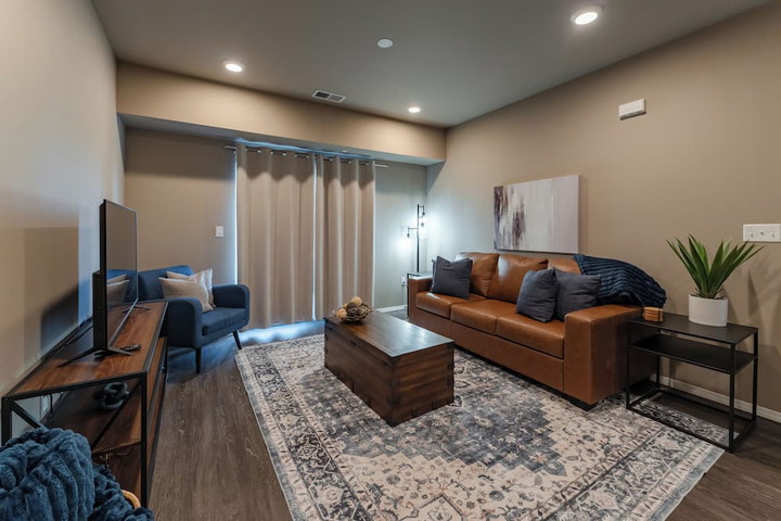 2nd Floor Apt + Amenities - South Springfield - Springfield, MO