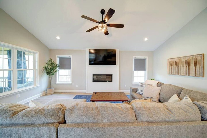 New! Waterfront | Private Dock | Firepit | Kayaks - Denton, NC