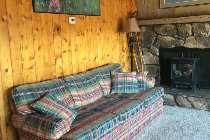 Cozy Two Bedroom Log Cabin On The Chena River Near Town. - Fairbanks, AK