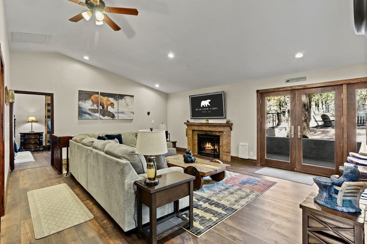 Bear View Cabin - Your Ultimate Vacation Rental Escape! Sleeps 8!! - Strawberry, AZ