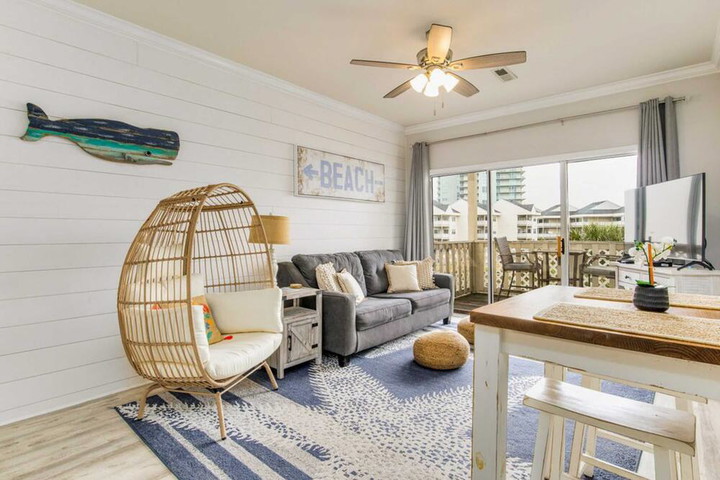 Remodeled Condo With Bay Views, Pool, Fishing Pier, & Easy Beach Access - Gulf Breeze, FL