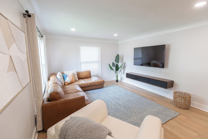 Modern Grandville Abode - Grand Rapids, MI