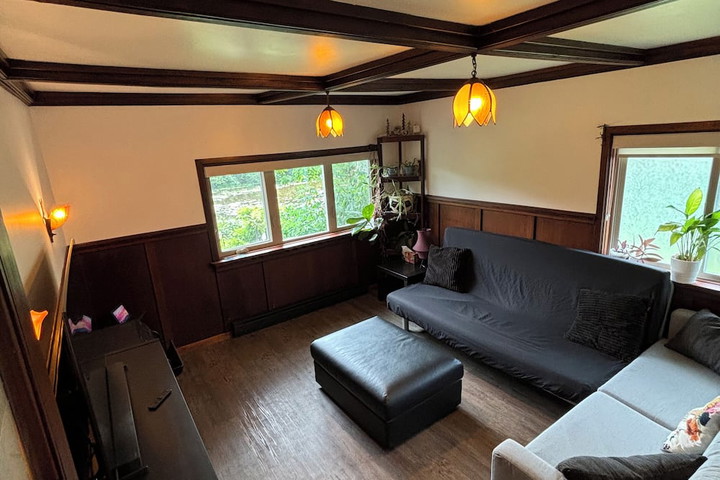Cozy Riverside Cottage With Private Hot Tub - Harrison Hot Springs