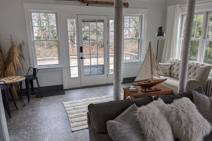 Enjoy Elegant Comfort With Breathtaking Water Views On Grand Property - Fall River, MA