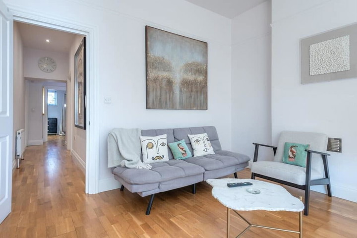 Golders Green Flat With Private Roof Terrace - London, UK