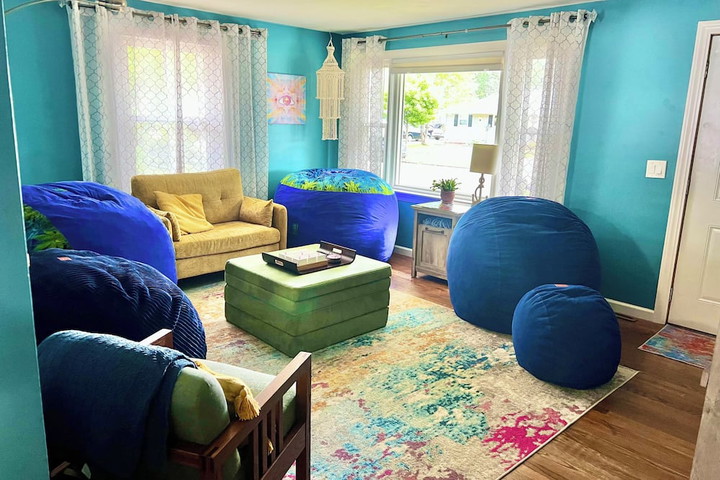 Family Fun House - Large Fenced In Backyard, Theater, Bean Bag Lounge - Appleton, WI