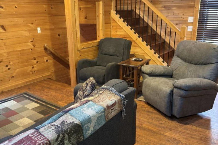 Family Adventure Cabin In Mammoth Cave Country - Hot Tub - Disc Golf - Sleeps 8 - Kentucky