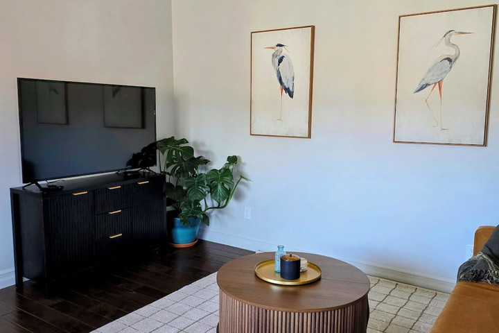 Beautiful And Unique 1 Bedroom Home Close To Downtown With Hot Tub! - Ellensburg, WA