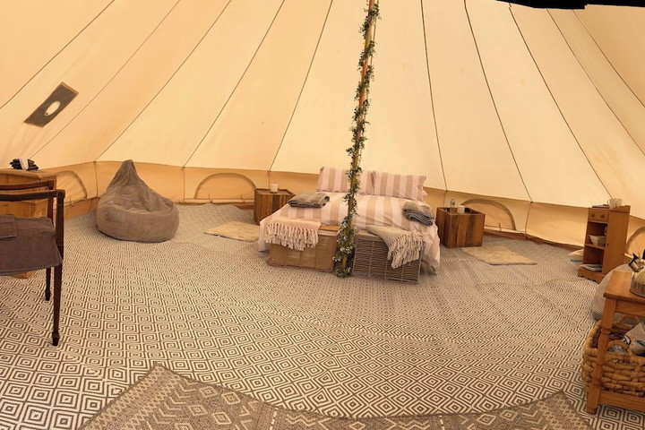 Luxury Bell Tents With Beautiful Views - Buckinghamshire