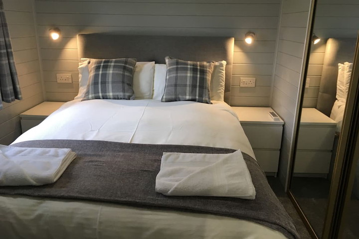 Lomond Retreat - Luxury Log Cabin At Loch Lomond - Sleeps 4 - Loch Lomond