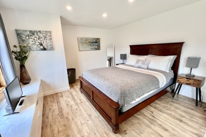 A Cozy Guest Suite With A Panoramic Ocean View Facing The Howe Sound Mountain - Bowen Island