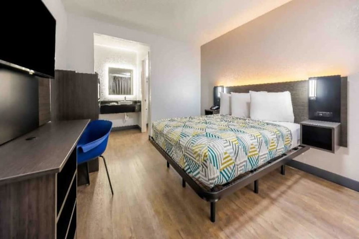 1 King Bed|smoking|fort Worth - Bedford, TX