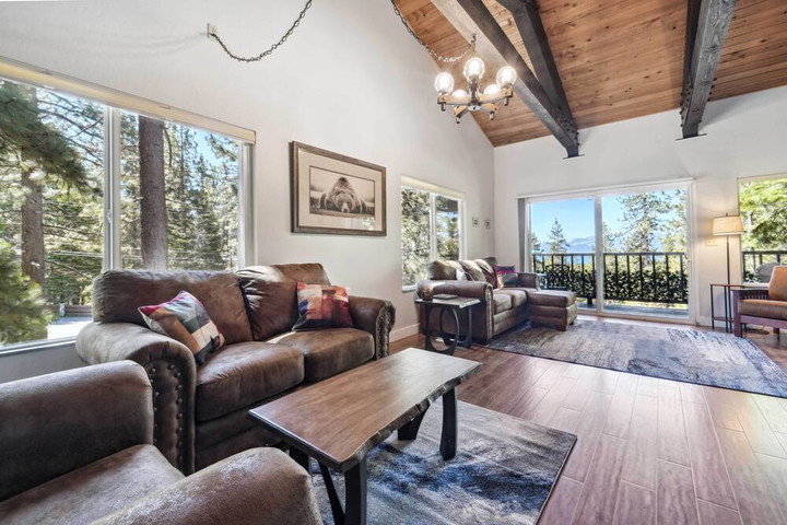 10 Mi To Palisades Tahoe! Condo W/ Game Room - Tahoe City, CA