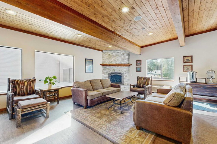 Spacious Partial Lake-view Condo With Beach Access, Pool & Hot Tub - South Lake Tahoe, CA